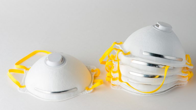 KARA | Governor Laura Kelly Signs Executive Order No. 20-52 on Face Masks